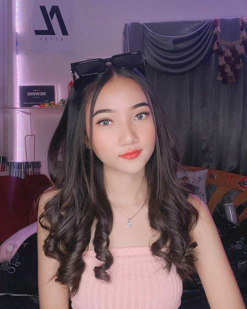 แจกวาร์ป น้องปอนด์ Kanokporn เน็ตไอดอลYoutuber น่ารักใสๆ