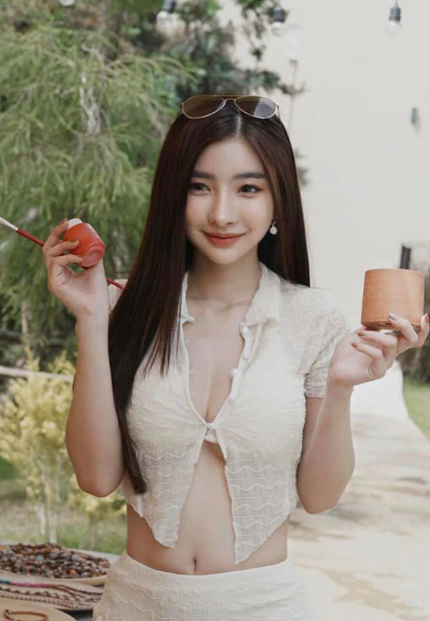 ประวัติ Wethaka Mameawkaa สวย ตัวเล็กเซ็กซี่ ขาวออร่าแฟนคลับปลื้ม